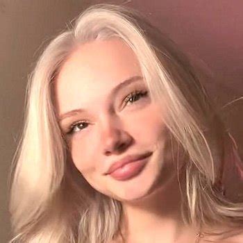 Ava Reyes Bio Read About Her Profile At FreeOnes