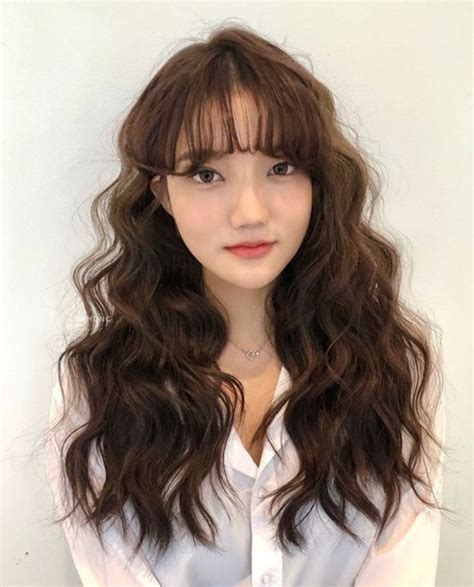 ทรงผม 2022 ลอนใหญ่หลบไป ลอนเล็กเมอร์เมดกำลังมา Ladyissue เว็บรีวิวเครื่องสำอาง ชุมชนผู้หญิง