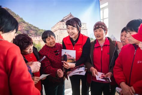 威海市人民政府 高区 两城创建初村镇高新区微笑流动照相馆首站走进莱山村