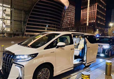 30万的埃尔法，到了国内加到100多万！ 搜狐汽车 搜狐网