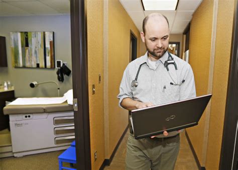 Young Doctor Learns The Ropes At Sioux City Medical Practice