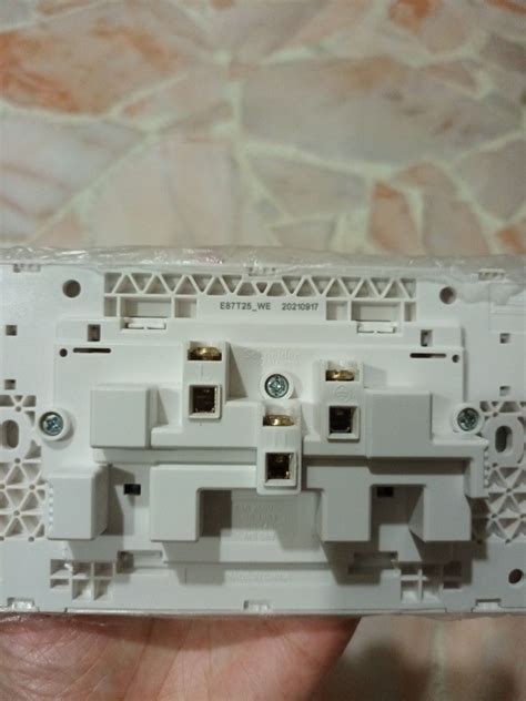 Schneider Socket Tv And Home Appliances Electrical Adaptors And Sockets On Carousell