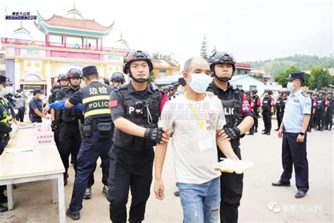 မူဆယ် ကျားဖြန့် လုပ်ငန်းများကို စစ်တပ် စီးနင်း၊ ၃၅၂ ဦးကို တရုတ်ထံအပ်နှံ Myanmar Now