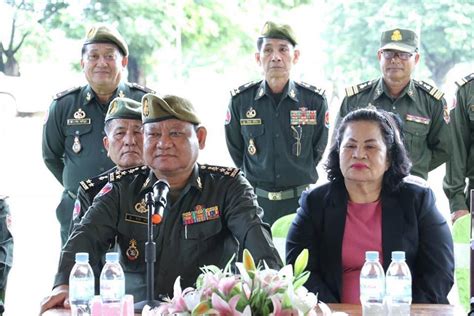 មេបញ្ជាការយោធភូមិភាគទី៥ អញ្ជើញសំណេះសំណាលសួរសុខទុក្ខ និងចែកអំណោយជូនយោធិន គ្រួសារយោធិន