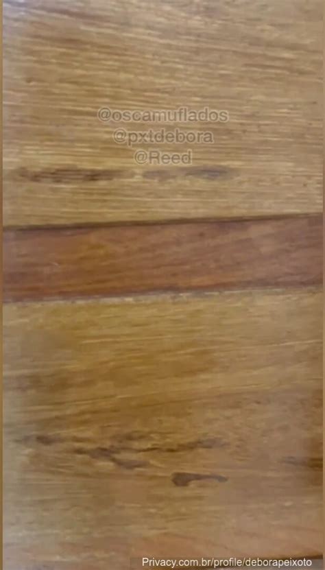 데보라 페이소토와 그녀의 친구가 화장실에서 고무 거시기를 가지고 섹스하는 모습 Cnn Amador