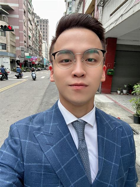 今天來談談大家選工作的標準是什麼？ 1時間自由？ 2財富自由？ 你也因為小時候讀書亂選科系 長大後不知道自己能做什麼嗎？ 私訊互動肯尼