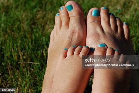 Mother Daughter Feet Photos And Premium High Res Pictures Getty Images