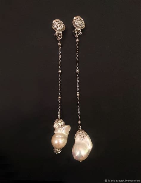 Клипсы Асимметричные серьги с барочным жемчугом на цепочках купить в ...