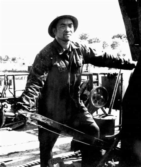 石油工人王进喜图片人物大山谷图库