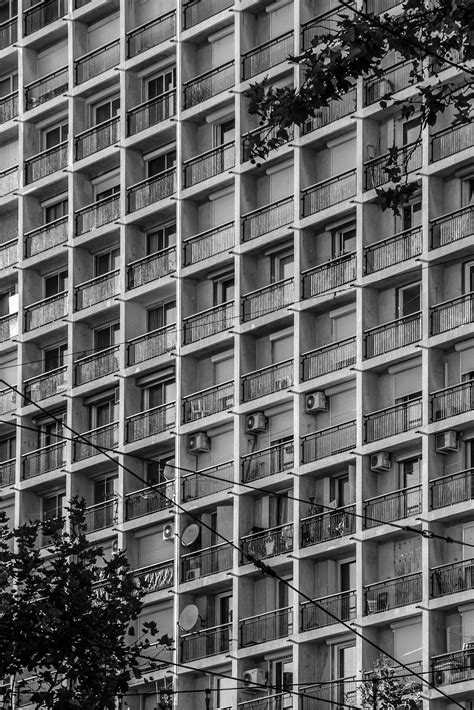 무료 이미지 검정색과 흰색 건축물 화이트 창문 건물 마천루 벽 도시 풍경 선 정면 단색화 탑 블록 대칭 모양 중심지 분양 아파트 도시 지역