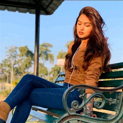 I Phone Girl Preetiarora11 Tiktok Analytics Profile Videos And Hashtags Exolyt