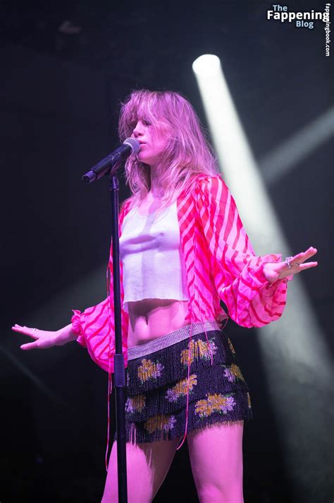 Suki Waterhouse Nude Onlyfans Leaks The Fappening Photo