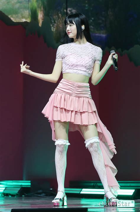 르세라핌 홍은채 룰 벗어나 신나게 오마이뉴스