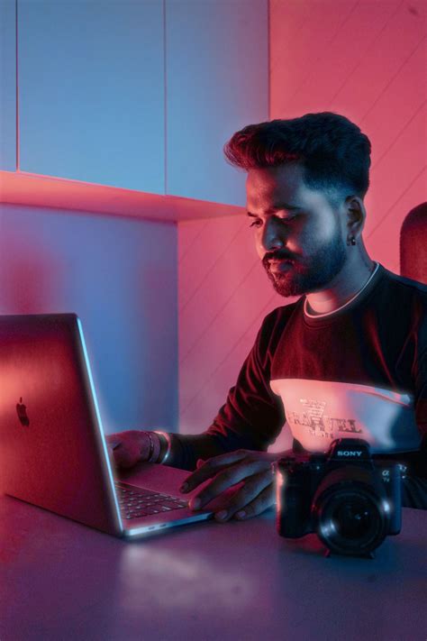 Chintan Kadiya On Linkedin Motiongraphicsdesigner Visualartist Artistlifestyle Corporatelife