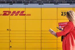 Opening The SIM Card Slot Without Tools This Is How It S Done Practical Tips