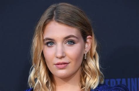 Yellowjackets Sophie Nélisse In Bathing Suit Shares Mexico Roll