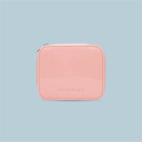 웨이크메이크 에나멜 파우치 제작 더 디바인