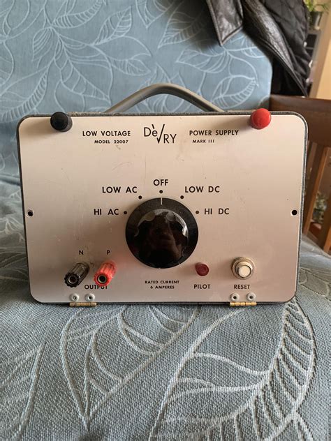 Turned An Old Devry Power Supply Into A Lunchbox R Repurpose