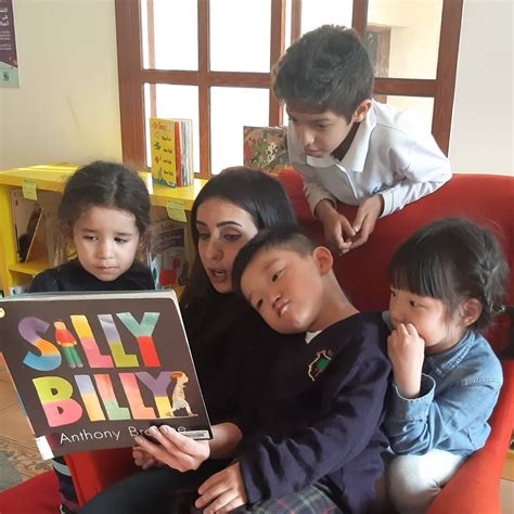 Maktaba Qatar All Smiles In Our Afternoons We Read