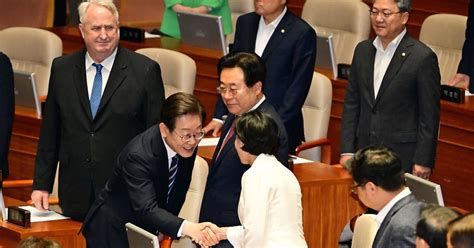 이충재 칼럼 정권 교체가 실감나는 순간들