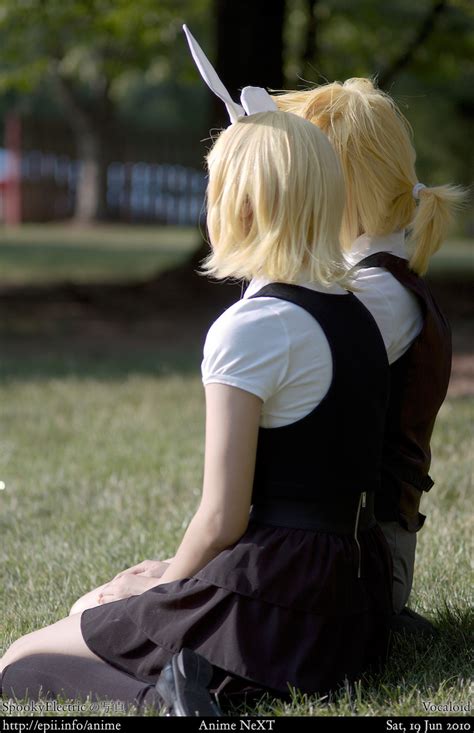 Vocaloid Rin and Len eπi info