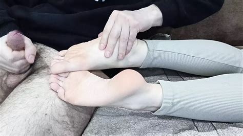 I Let My Foot Fetishist Friend Give Me An Oiled Foot Massage And Cum On My Soles Xhamster