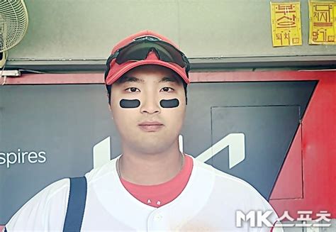 꽃감독 눈도장 찍은 변우혁 2g 연속 선발 1루수 출격‘햄스트링 경련 이우성은 대타 대기 Mk현장 매일경제