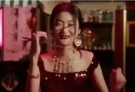 清华美院毕业设计大秀“眯眯眼”：站着的美人还是跪着的眯眯眼？ 知乎