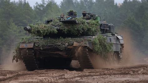 Перші такни Leopard 2 передані Польщею вже в Україні ЦЕНТР ТВ