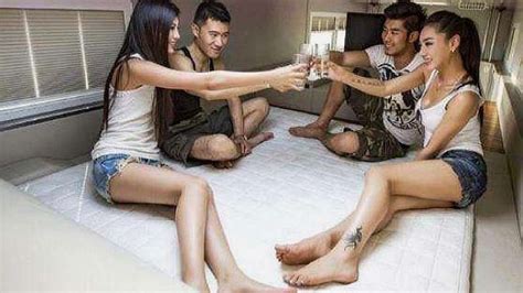 女生是怎么控制自己欲望的？美女含羞说出心里话，看完别脸红生活两性好看视频