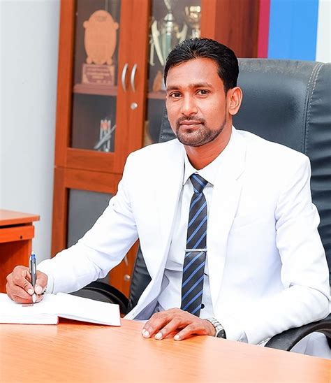 ධනුෂ්ක මුදලිගේ විදුහල්පති දෙබරවැව මධ්‍ය මහා විද්‍යාලය Lanka Exam