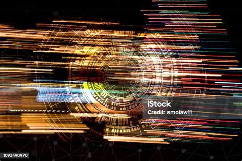 Abstarct의 Iot 네트워크 그래픽 인터페이스 또는 사물의 인터넷의 Atificial 모션에서 여러 도시 조명 광선입니다