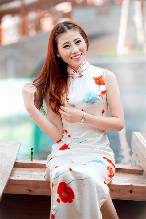 性感旗袍美女你最喜欢第几个