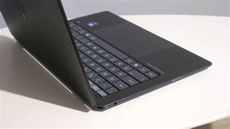 HP OmniBook Ultra Flip Review Ultrabook Brilliance T