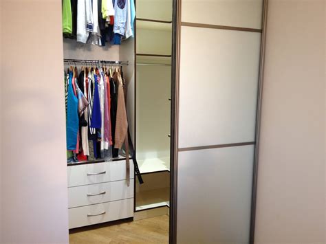 Гардеробна вбудована №16