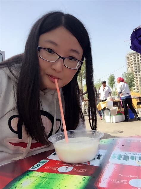 皮肤色素沉着伴乏力消瘦2年
