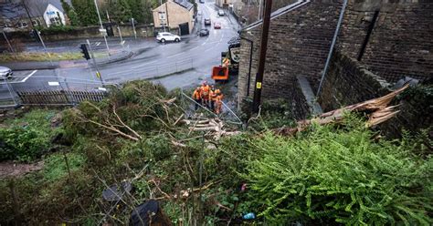 Stalybridge T5 tornado is 'strongest to hit UK in almost 20 years ...