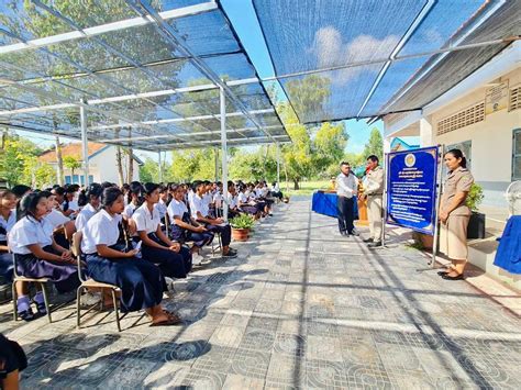 កម្លាំងនៃអធិការដ្ឋាននគរបាលក្រុង ស្រុកទាំង១៣ បន្តចុះធ្វើការផ្សព្វផ្សាយ អំពីគោលនយោបាយ ភូមិ ឃុំ