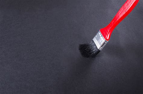 빨간색 나무 손잡이와 그것의 검은 강 모 어두운 배경의 페인트 브러시 가정 생활에 대한 스톡 사진 및 기타 이미지 가정 생활 강철 개념 Istock