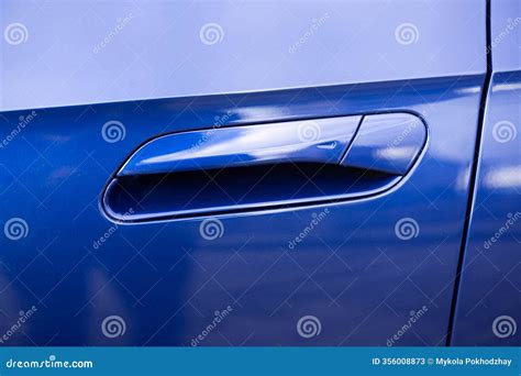 Keyless Entry Car Door Handle With Keyless Go Touch Sensor Automatic Opening Of A Car Door