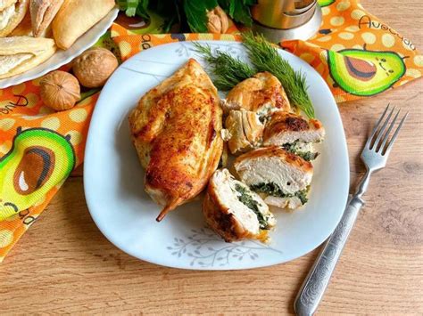 Соковите куряче філе з сирною начинкою чудова страва для всієї родини Жіночий Журнал Trserial