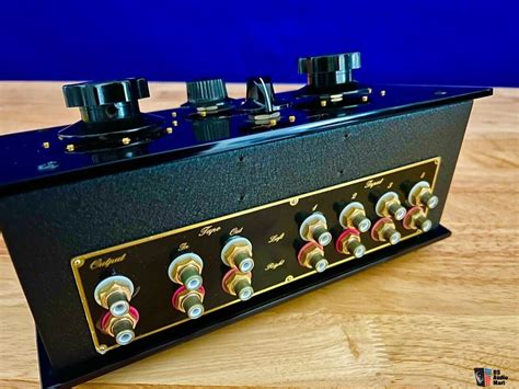 Dual Mono Passive Volume Control With 4 Input Selector And Tape Monitor