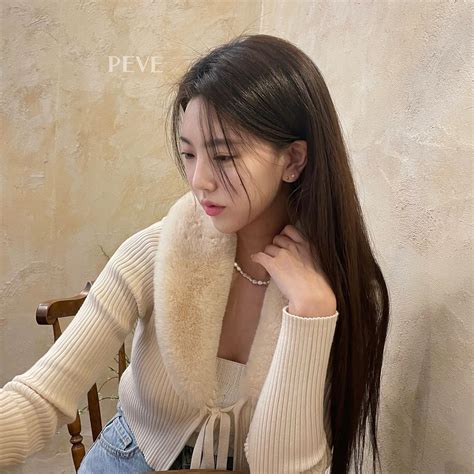 일산미용실 Peve 페브 박소현 빌드펌 레이어드펌 톤다운 아무래도 힙한건 포기못하겠더라구요🤓 평소에 꾸미는 날보다 캐주얼한 스타일인 날이 많아요 이지적이고 심플한게