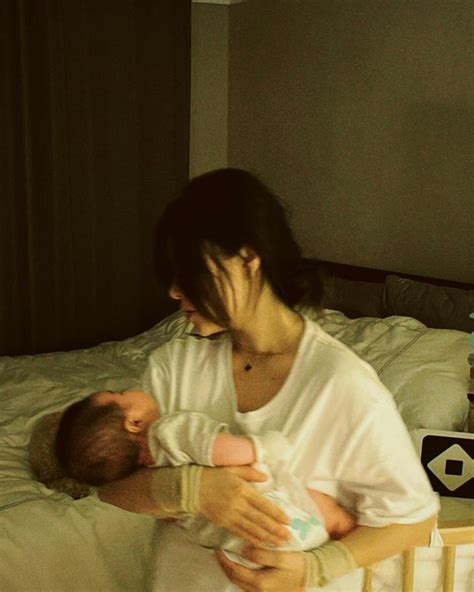 이욱♥ 가수 벤 딸 출산 후 벌써 50일…셀프 기념 사진 공개 “나의 천사” 오서린 기자 톱스타뉴스