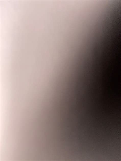 Создать мем стекло текстура прозрачное гладкое фон розовый градиент