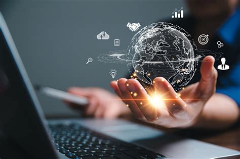 빅 데이터 분석 및 비즈니스 인텔리전스 개념 글로벌 네트워크 연결을 보유한 비즈니스 사람 세계 지도 포인트와 글로벌 비즈니스의 선 구성 디지털 링크 기술 현대 전략 가상