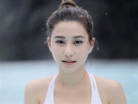 何超蓮IG福利大露雪白美背 溫泉照辣到噴鼻血媽媽怒了 ETtoday星光雲 ETtoday新聞雲