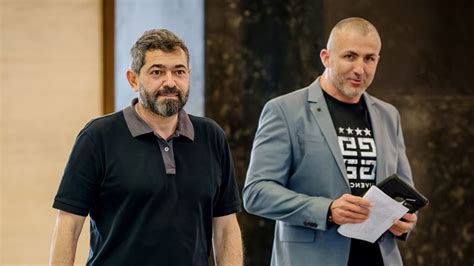 Нико Тупарев ще чисти килиите от кръвопийци