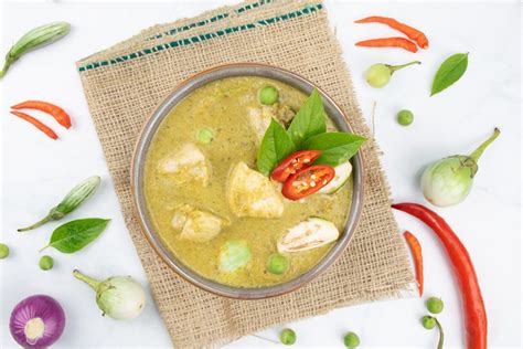 พริกแกงเขียวหวาน ชนิดผงปรุงสำเร็จ สำเภาทอง