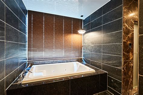 스위트 파티즈 호텔